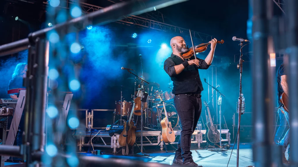 Meet Jonathan H Warren – Touring Fiddle Player | Nashville, TN